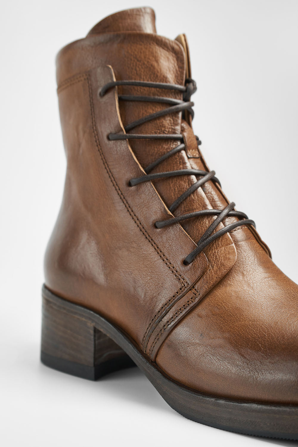 EXETER caramel-brown lace up boots | untamed street – UNTAMED STREET