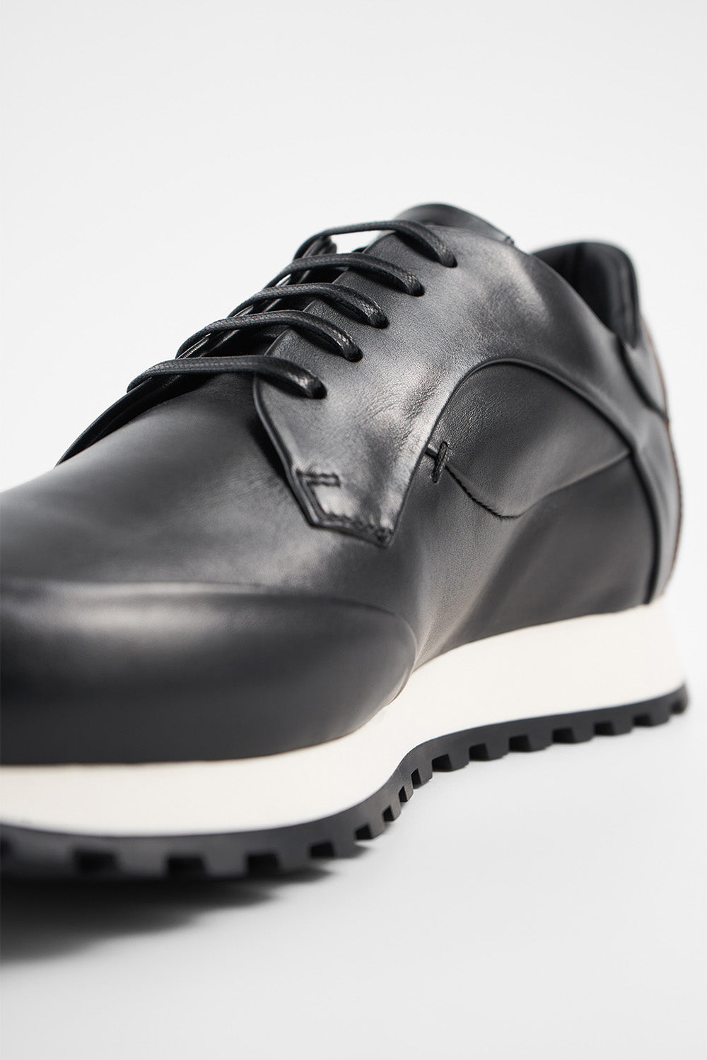 SOHO EDGE tuxedo-black patina runners | untamed street – UNTAMED STREET